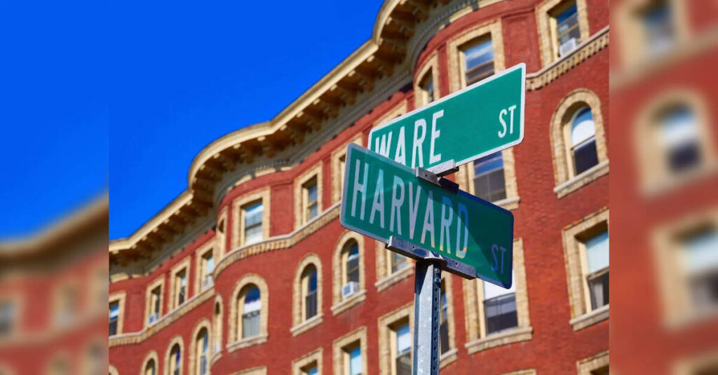 Harvard students push back as over 200 sign open letter against demands ...